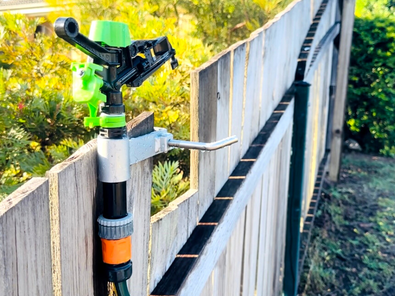 DuCaR T-Post Fence Impact Sprinkler Holder